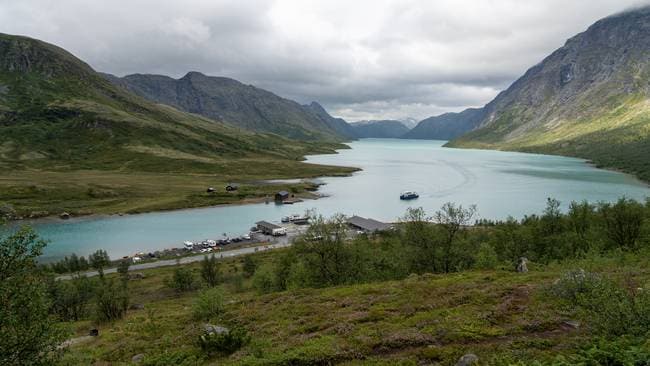 DNT melder om at stadig går i fjellet - størst auke er det hjå unge ...