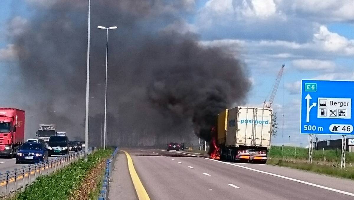 Brann i lastebil på E6 – Stor-Oslo