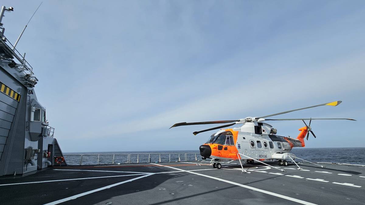 Historisk landing på kystvaktskip – NRK Troms og Finnmark