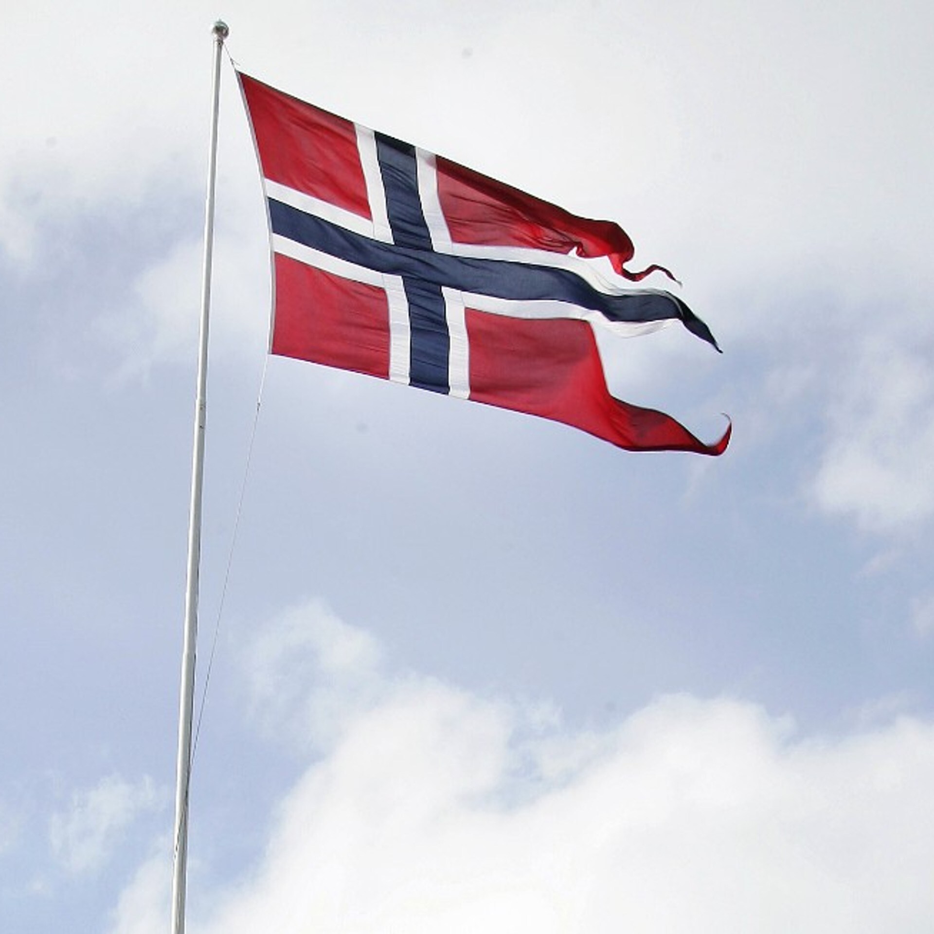 Hva gjør du med et slitt flagg? – NRK