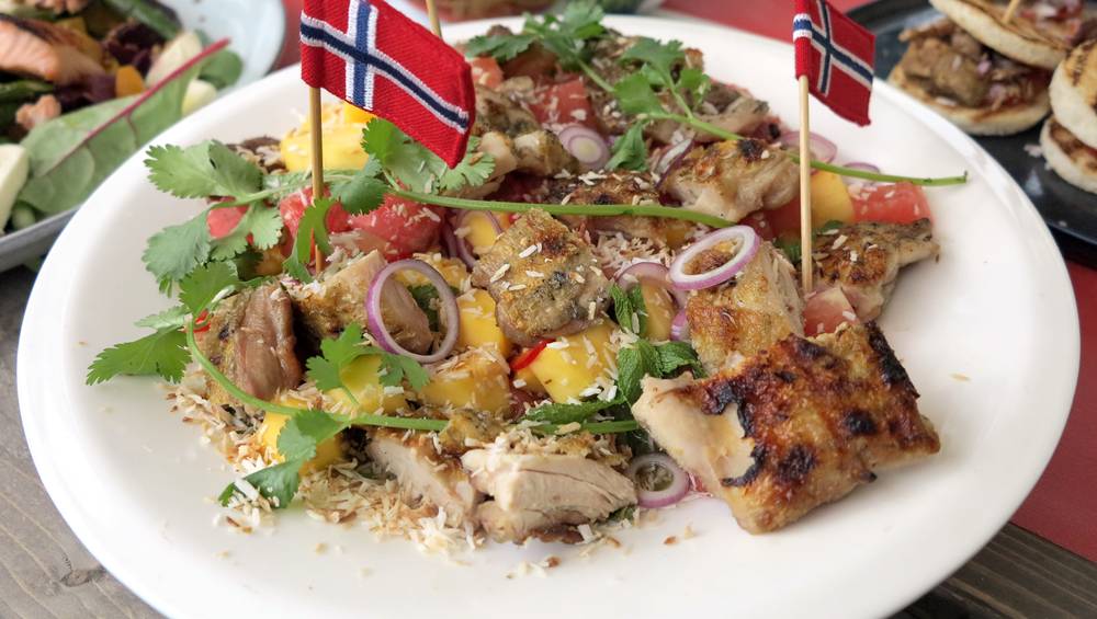 Vannmelon- og mangosalat med kylling – NRK Mat – Oppskrifter og inspirasjon