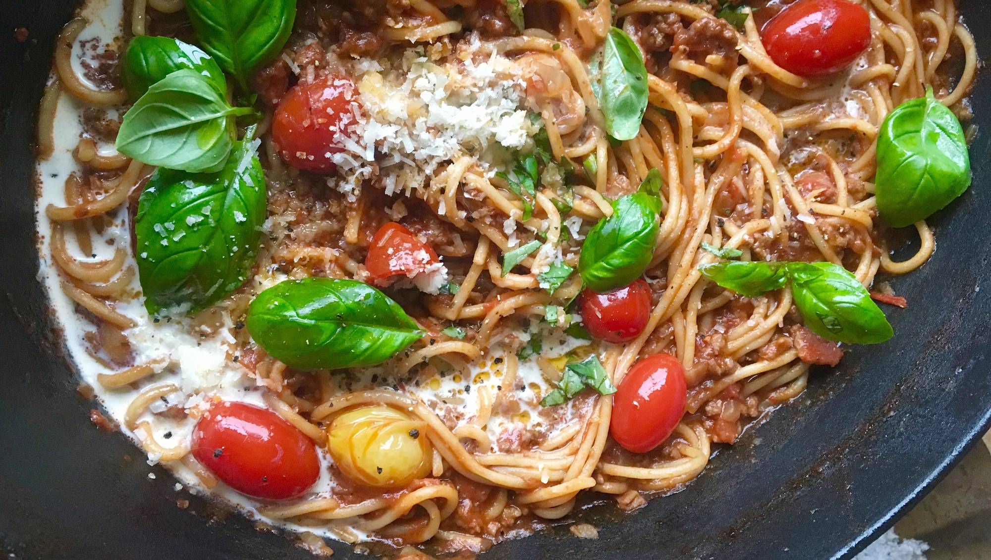 Alt-i-ett-gryte med pasta – NRK Mat – Oppskrifter og inspirasjon