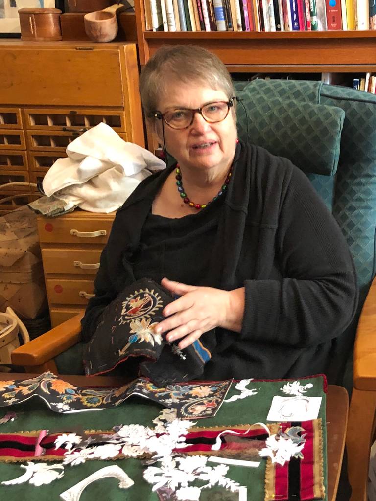 Prinsesse Ingrid Alexandra får ein unik bunad frå Telemark i gåve frå ...