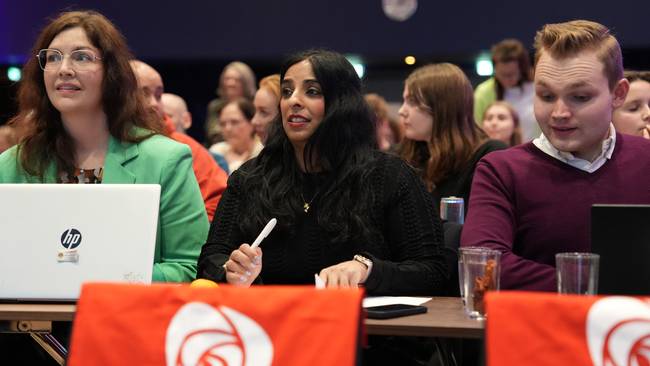 Marte Mjøs Persen ba medlemmene om å stemme på Lubna Jaffery – NRK Vestland