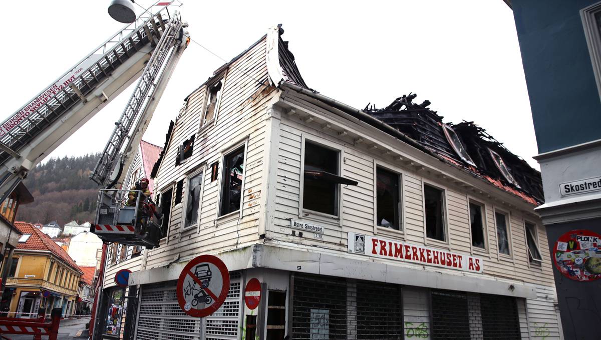 Sperra av branntomta på nytt – NRK Vestland