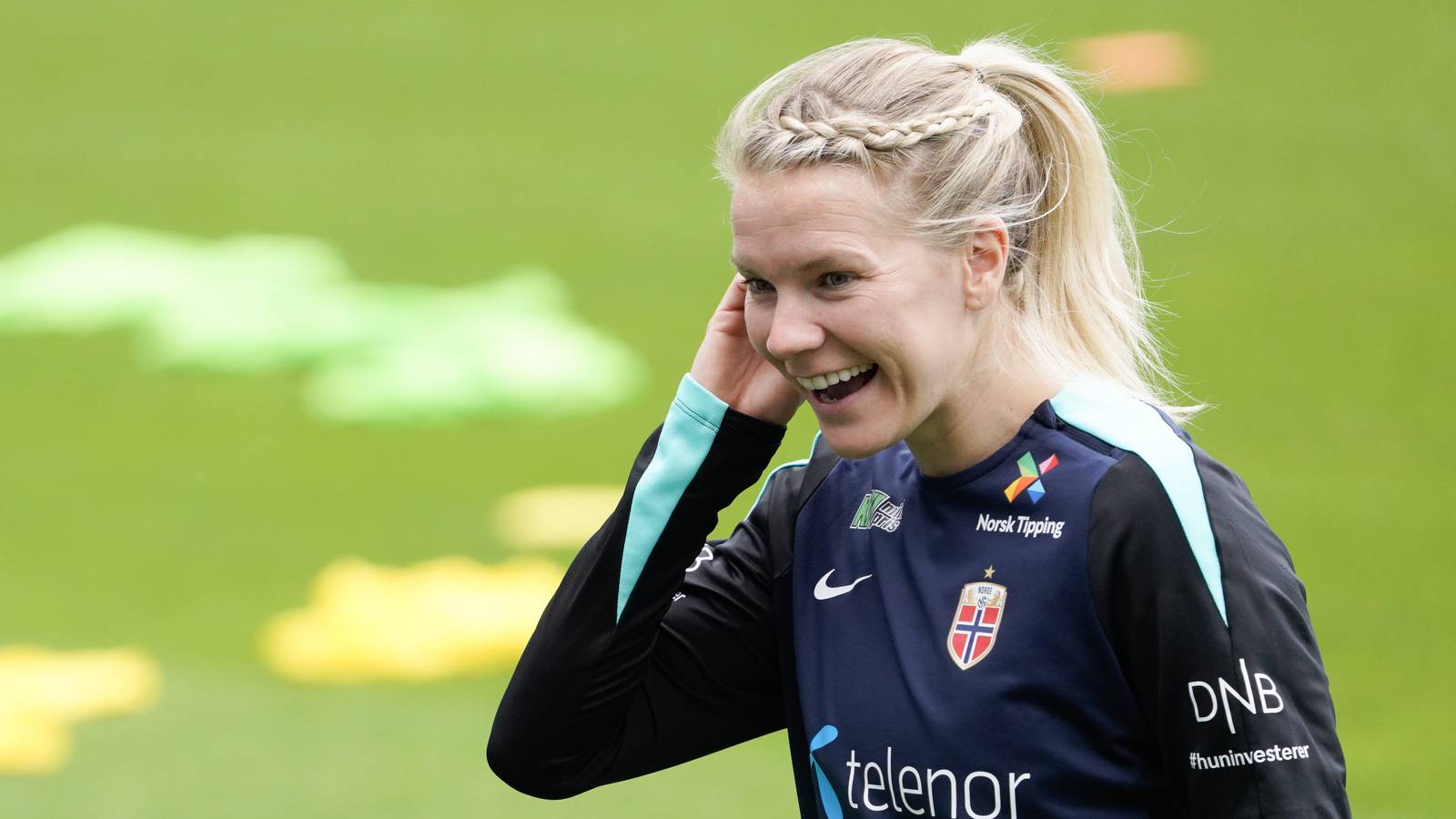 Fotballspelar Andrine Hegerberg legg opp – NRK Sport – Sportsnyheter ...