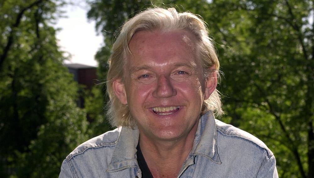 Finn Kalvik skriver biografi – NRK Kultur og underholdning