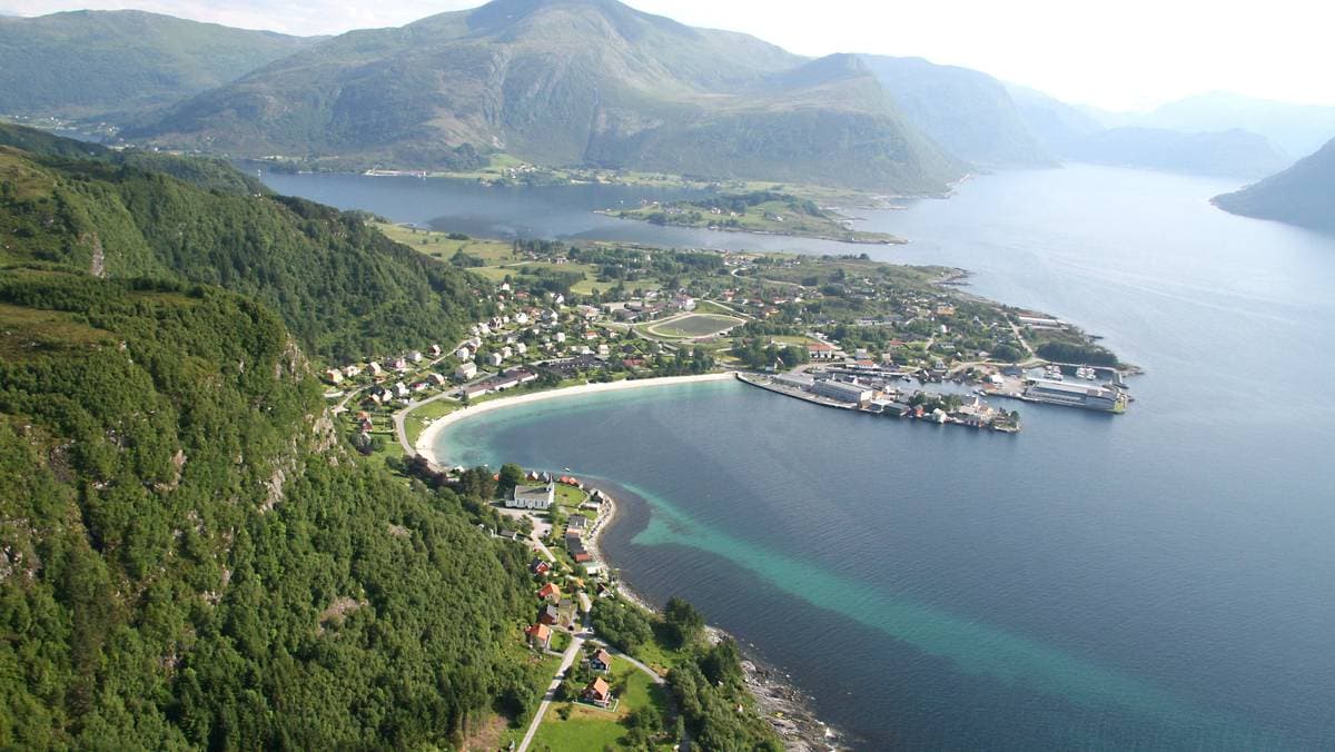 Stranda i Selje har blitt kåra til ei av verdas dyraste – NRK Vestland