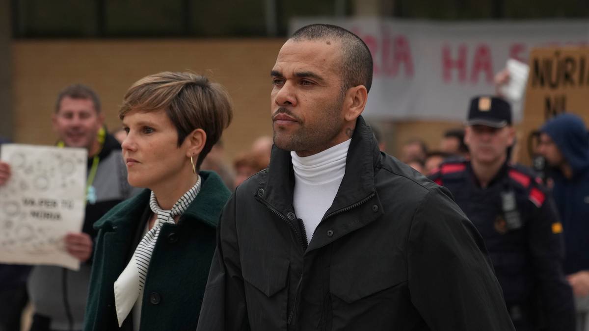 Voldtektsdommen mot Dani Alves omgjort av spansk rett – NRK Sport ...