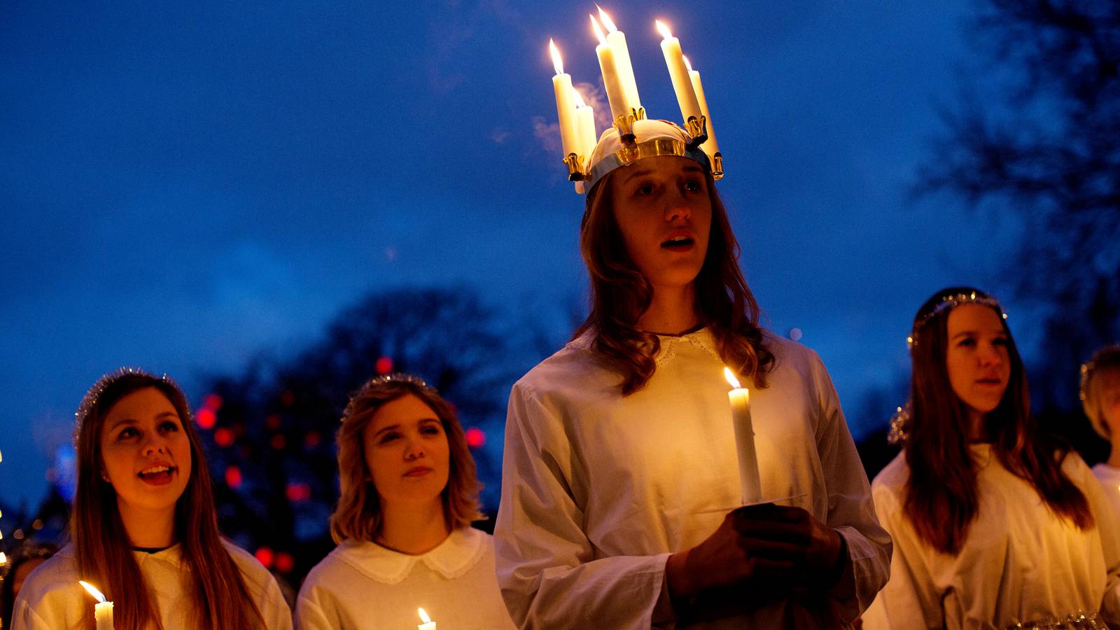 Lucia­tradisjone stammar frå ein heidensk skummel demon eller eit trollvesen og ei misse ...