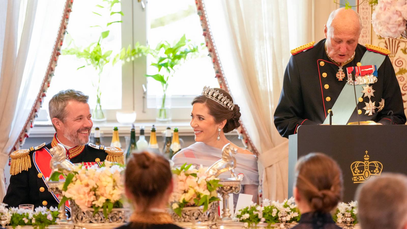 200 gjester samlet til gallamiddag på Slottet for det danske kongeparet ...