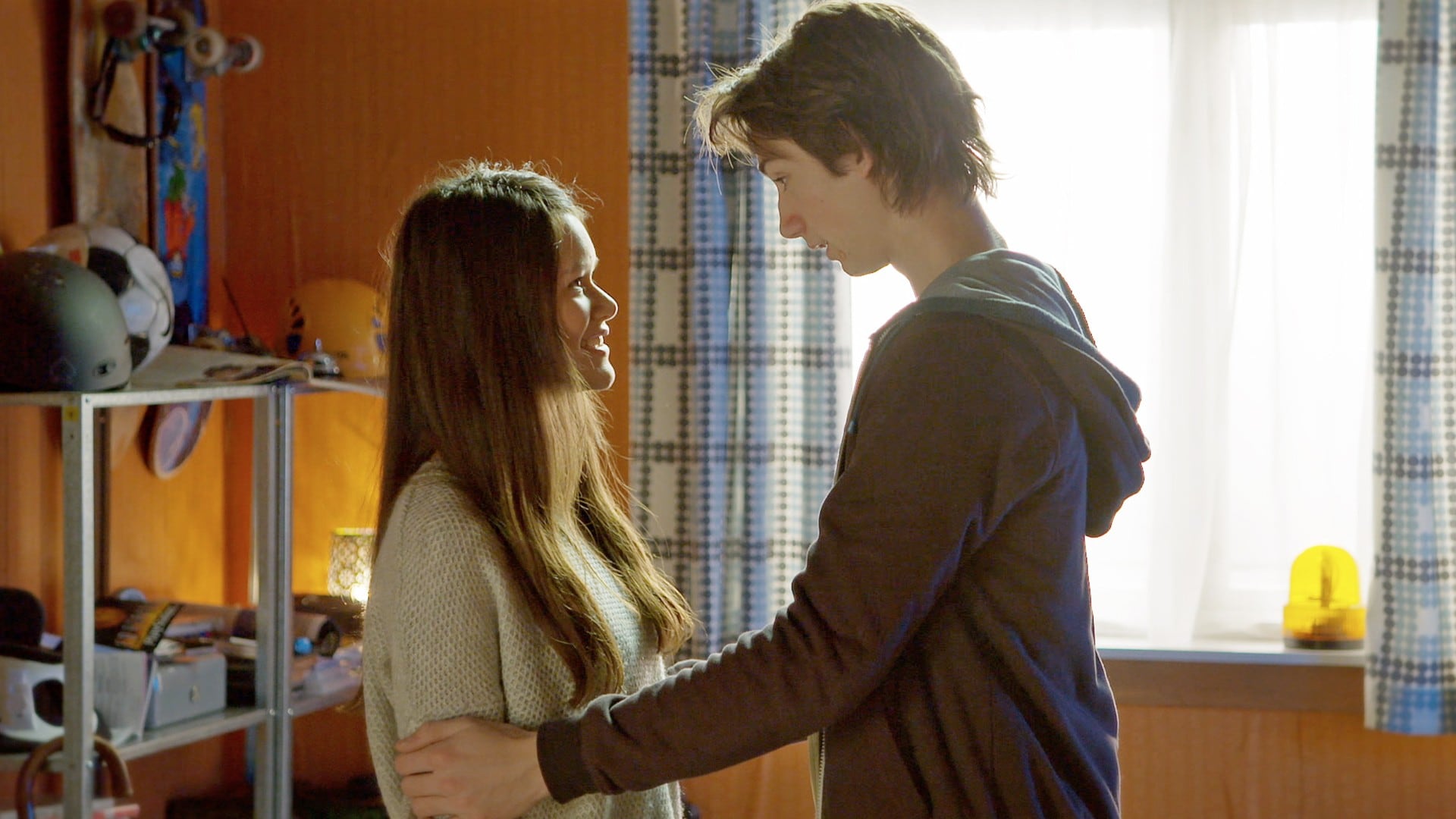 Alle sammen sammen - NRK TV