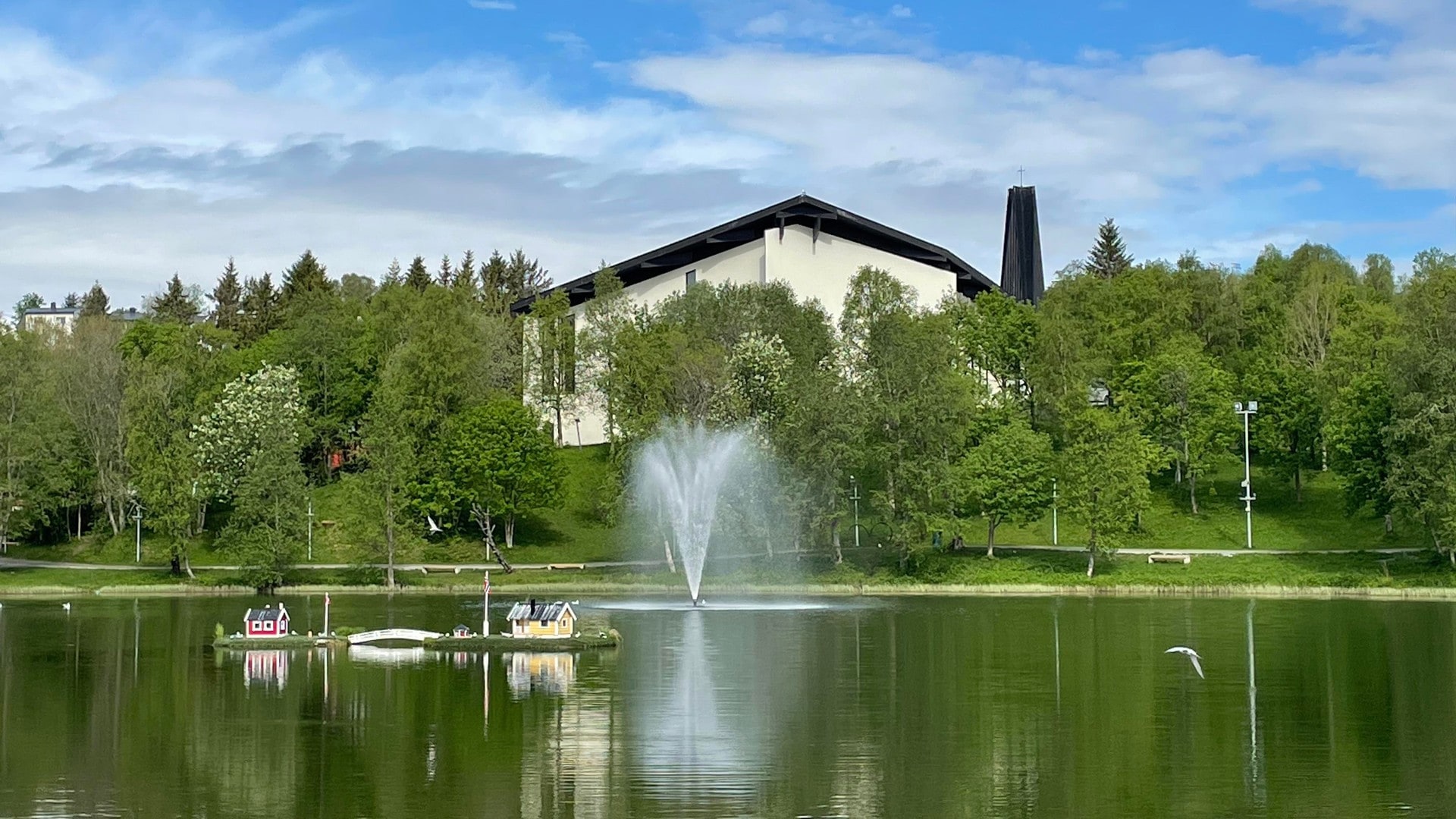 Finnsnes kirke - Gudstjeneste - radio - NRK Radio