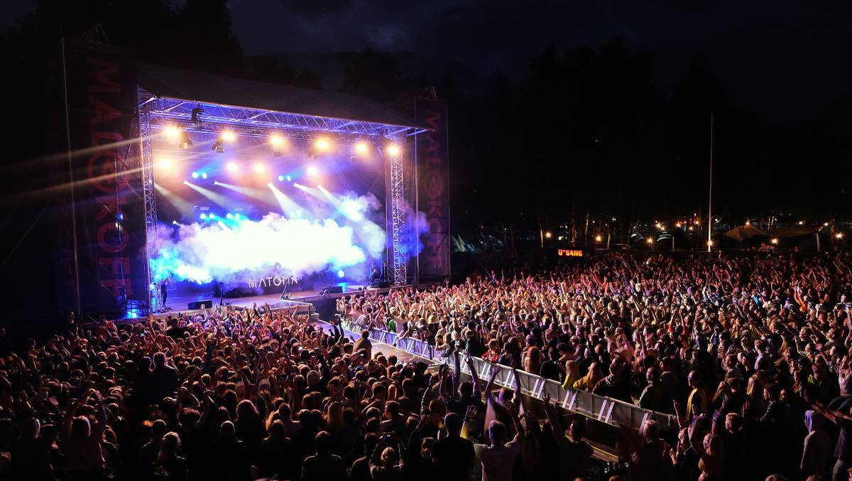 Reknar med fullstappa festival – NRK Vestland