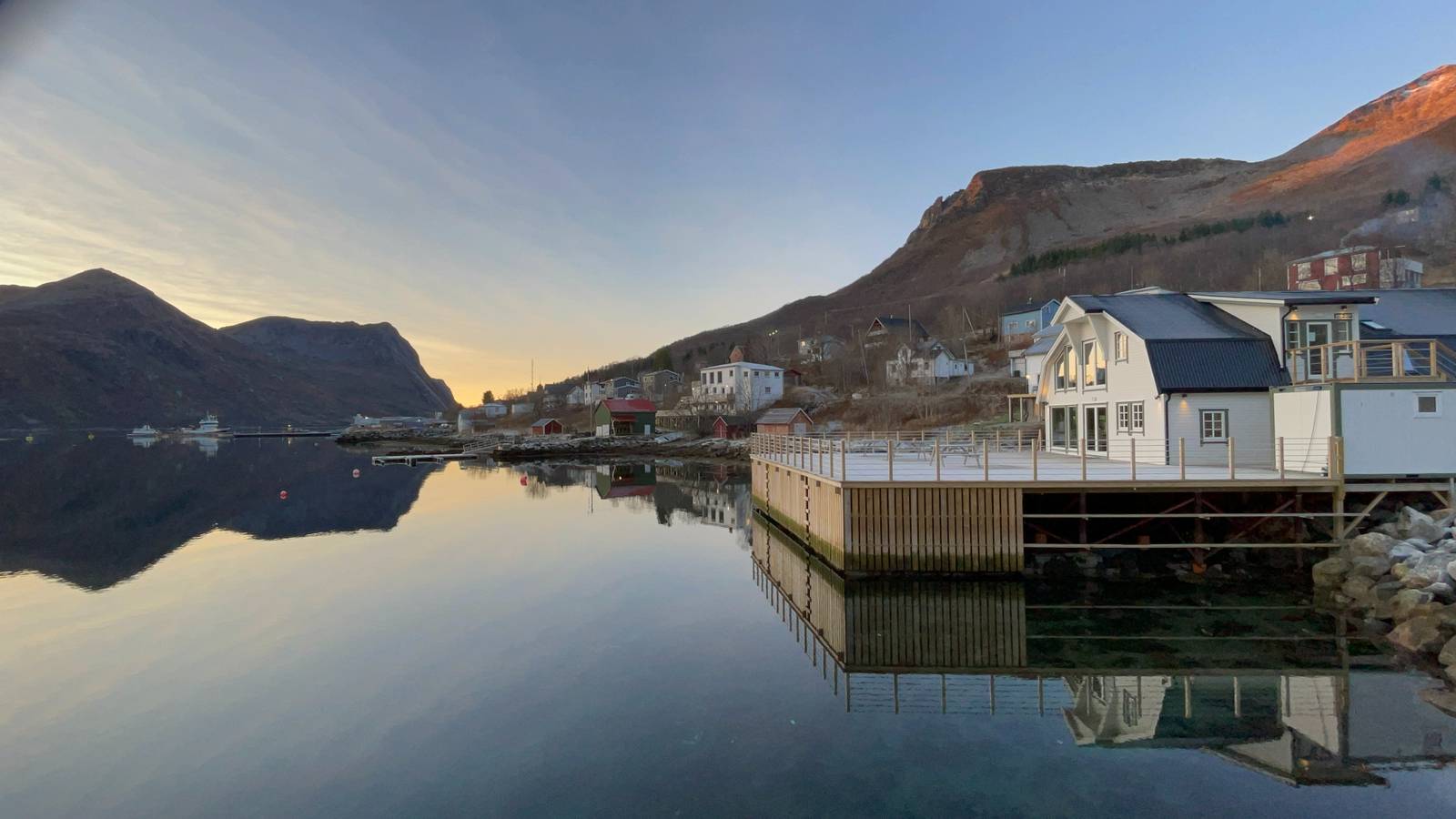 Wilsgård fiskeoppdrett holder liv i bygda Torsken på Ytre Senja. Nå ...
