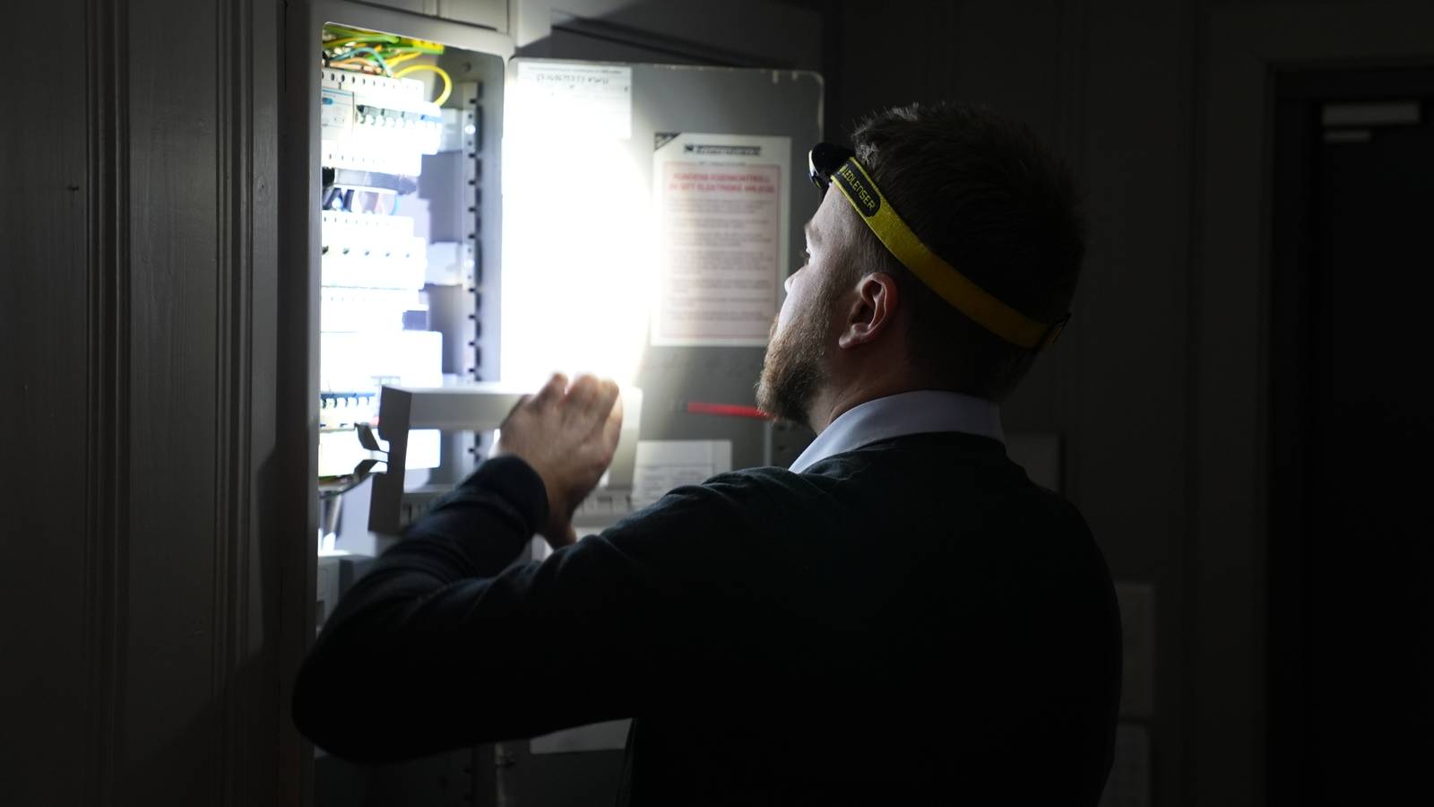 Halvparten av alle boliger har feil på det elektriske anlegget – NRK ...