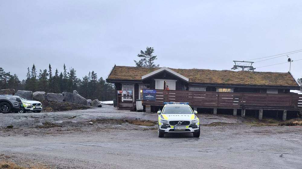 Søker etter savnet kvinne i Vrådal – NRK Vestfold og Telemark – Lokale nyheter, TV og radio