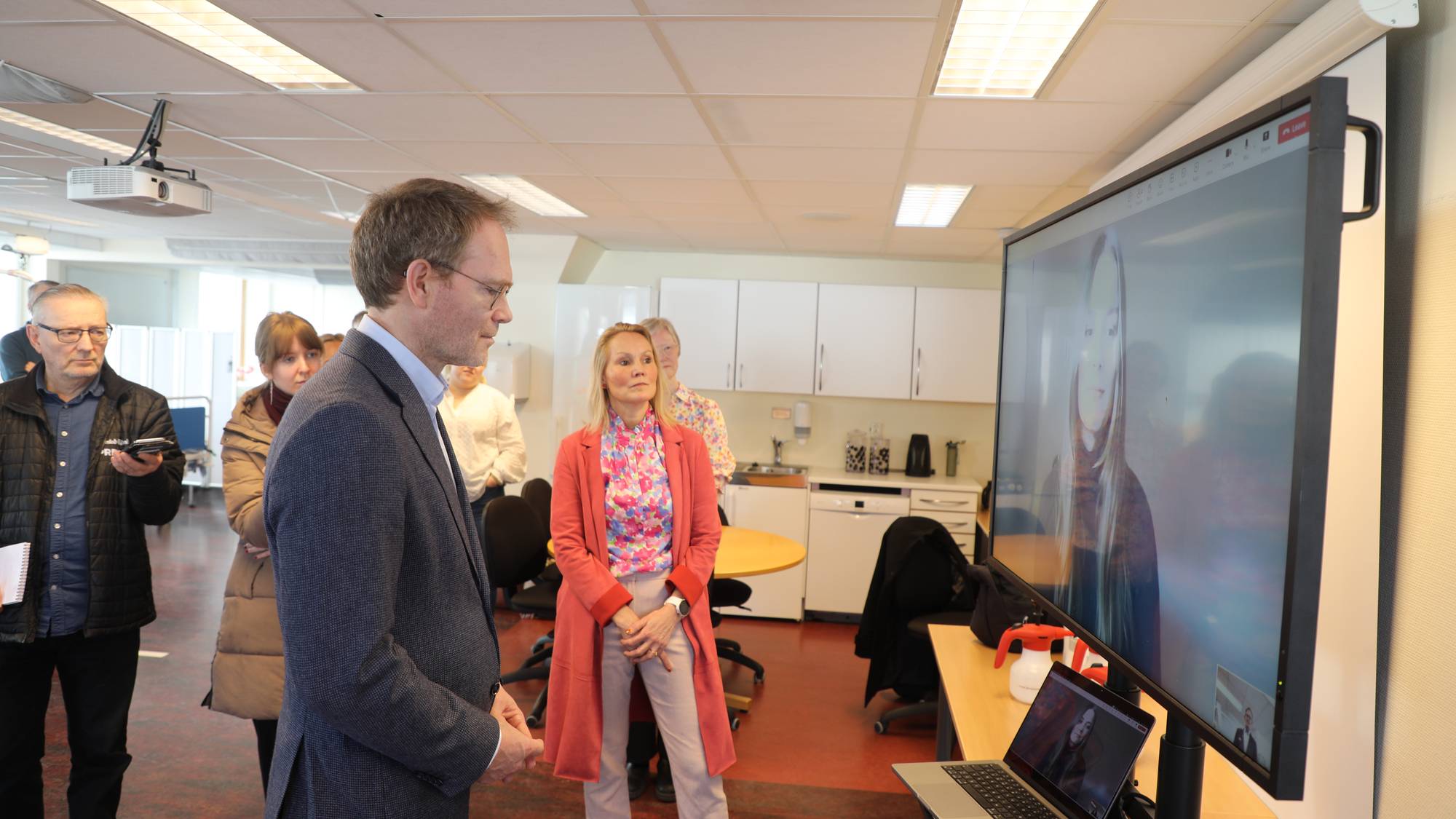 Oddmund Hoel varsler endringer – utdanningsløpet til sykepleien endres – NRK Troms og Finnmark