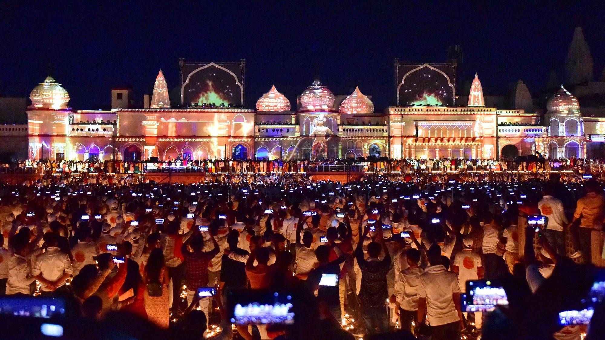 Lysfesten Divali feiret i India – Siste nytt – NRK