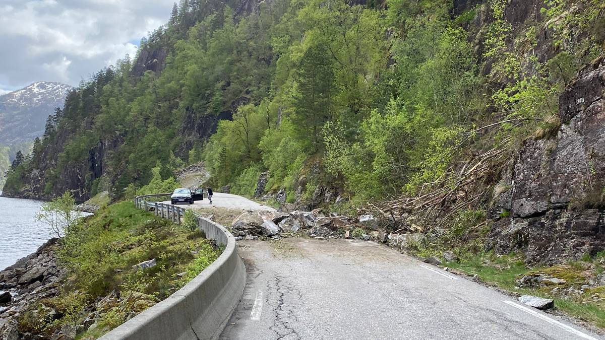 Veg i Modalen blir stengt i fleire dagar – NRK Vestland