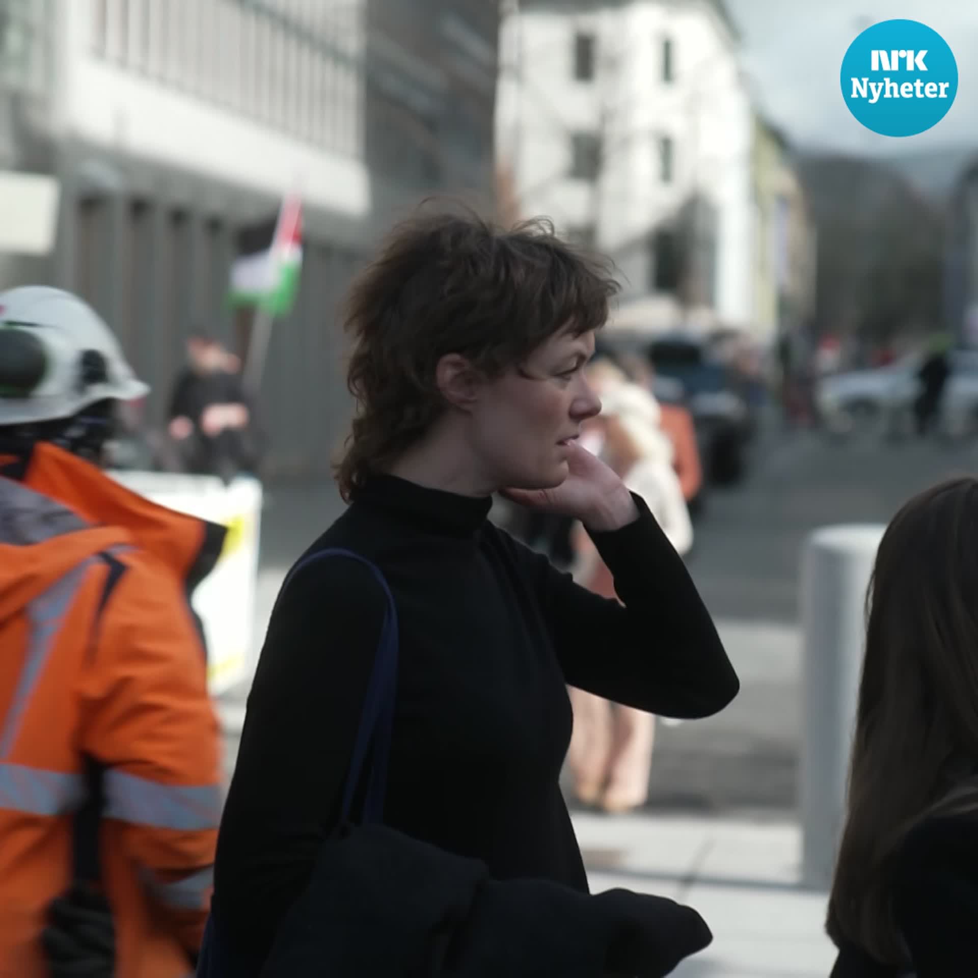 Deltagere på Aps landsstyremøte ble stoppet av demonstranter – NRK