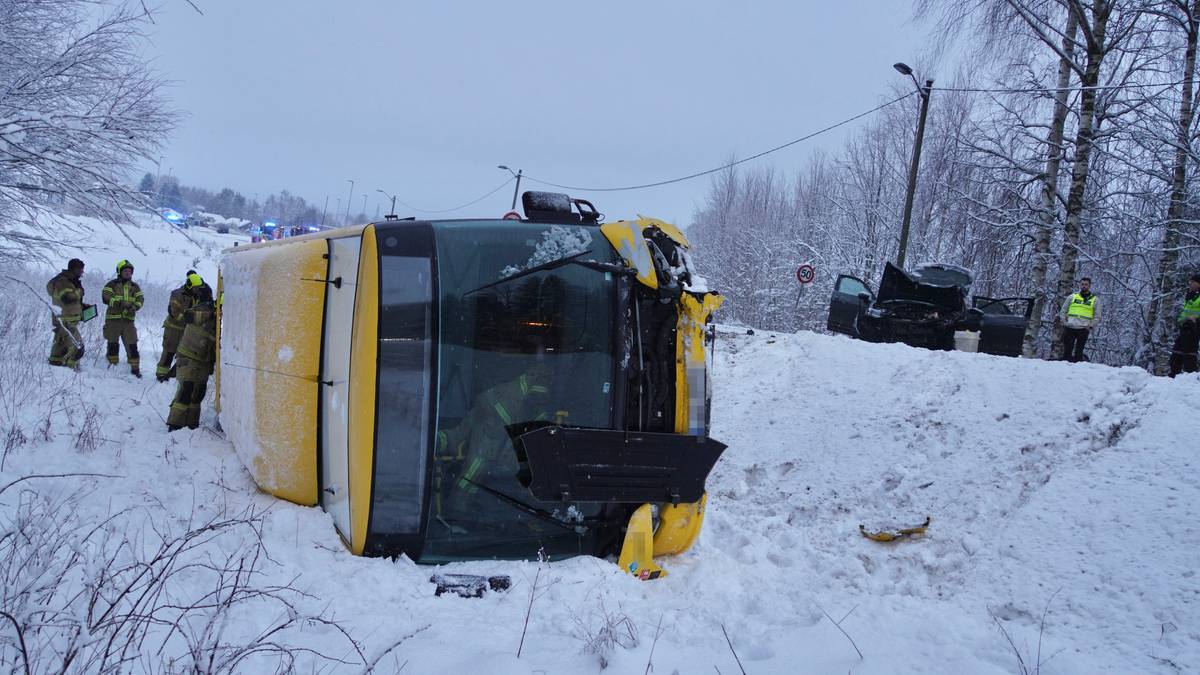 Vei åpen igjen etter ulykke – NRK Vestfold og Telemark – Lokale nyheter ...
