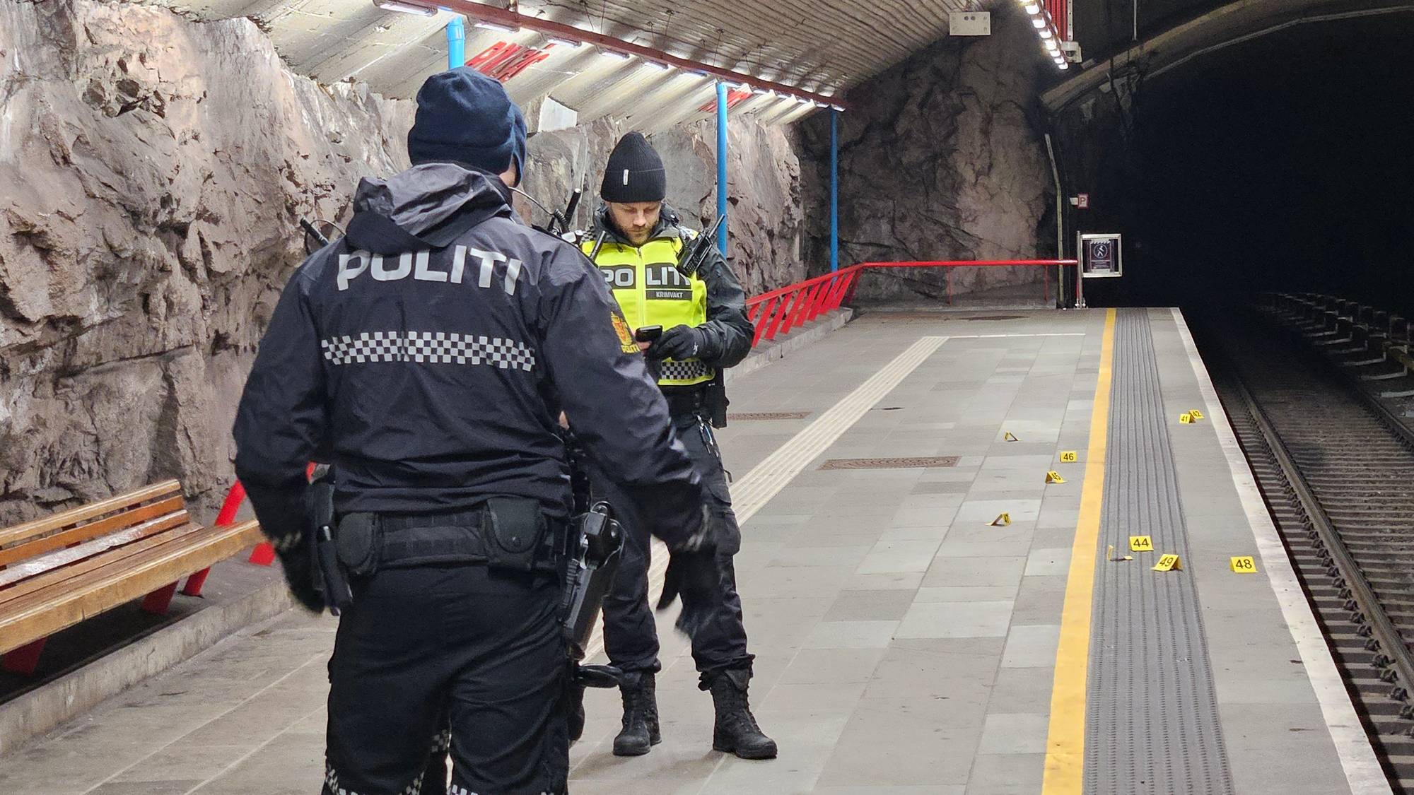 Akkurat nå sitter 15 barn i norske fengsler: – Han ble plassert i ...