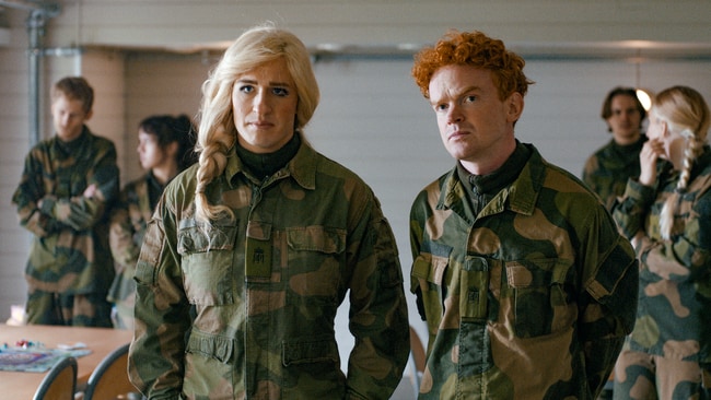 «Nissene på låven» med nye fjes – NRK Kultur og underholdning