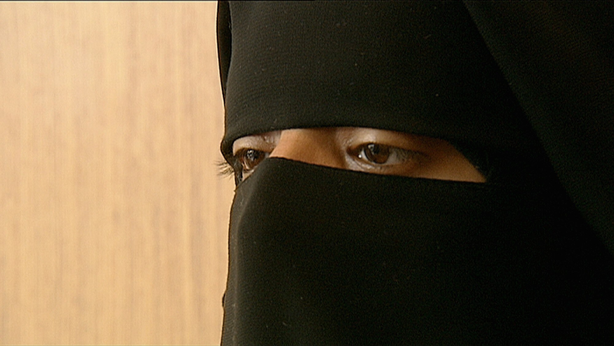 Broren til Syria-søstre: – Aisha Shezadi bør ikke få hjelp fra Norge ...