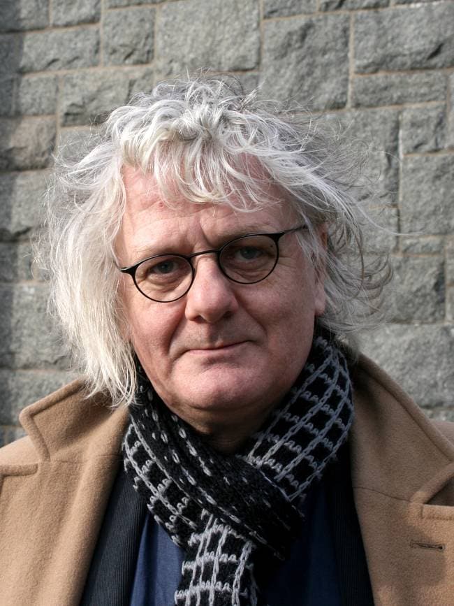 Har «Per Inge Torkelsen – Kviler mellom 16-16.30» på gravsteinen ...