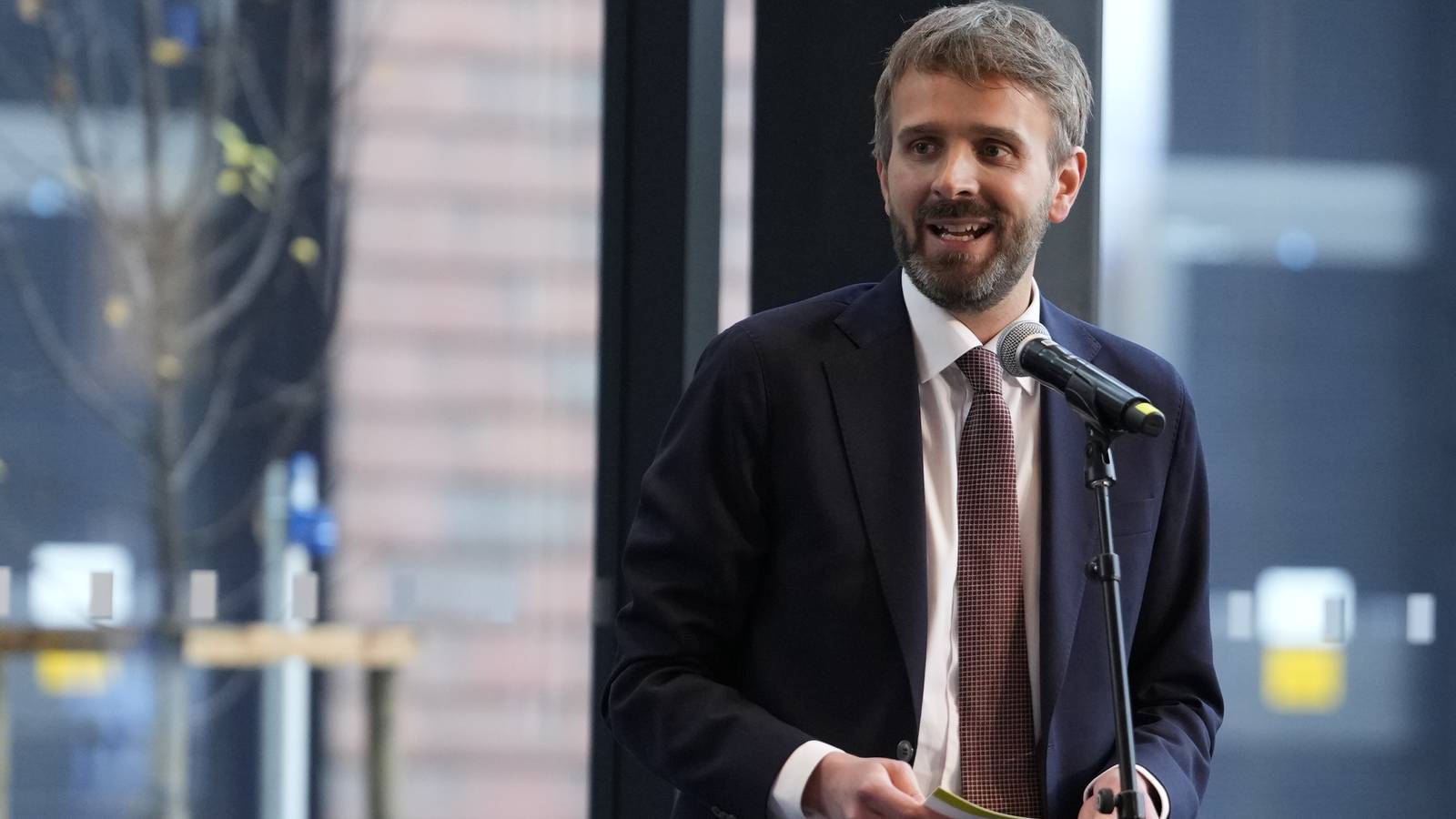 Nå er det forbudt med reklame for usunn mat og drikke rettet mot barn ...