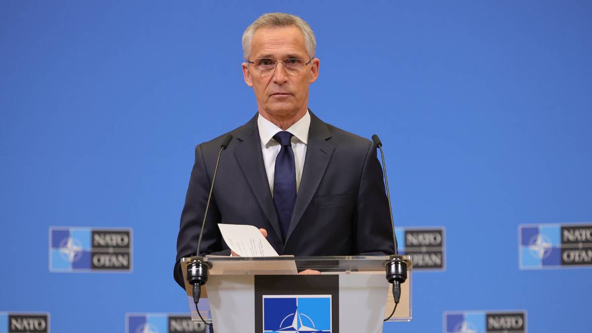Stoltenberg: Nato må øke våpenproduksjonen – Siste nytt – NRK