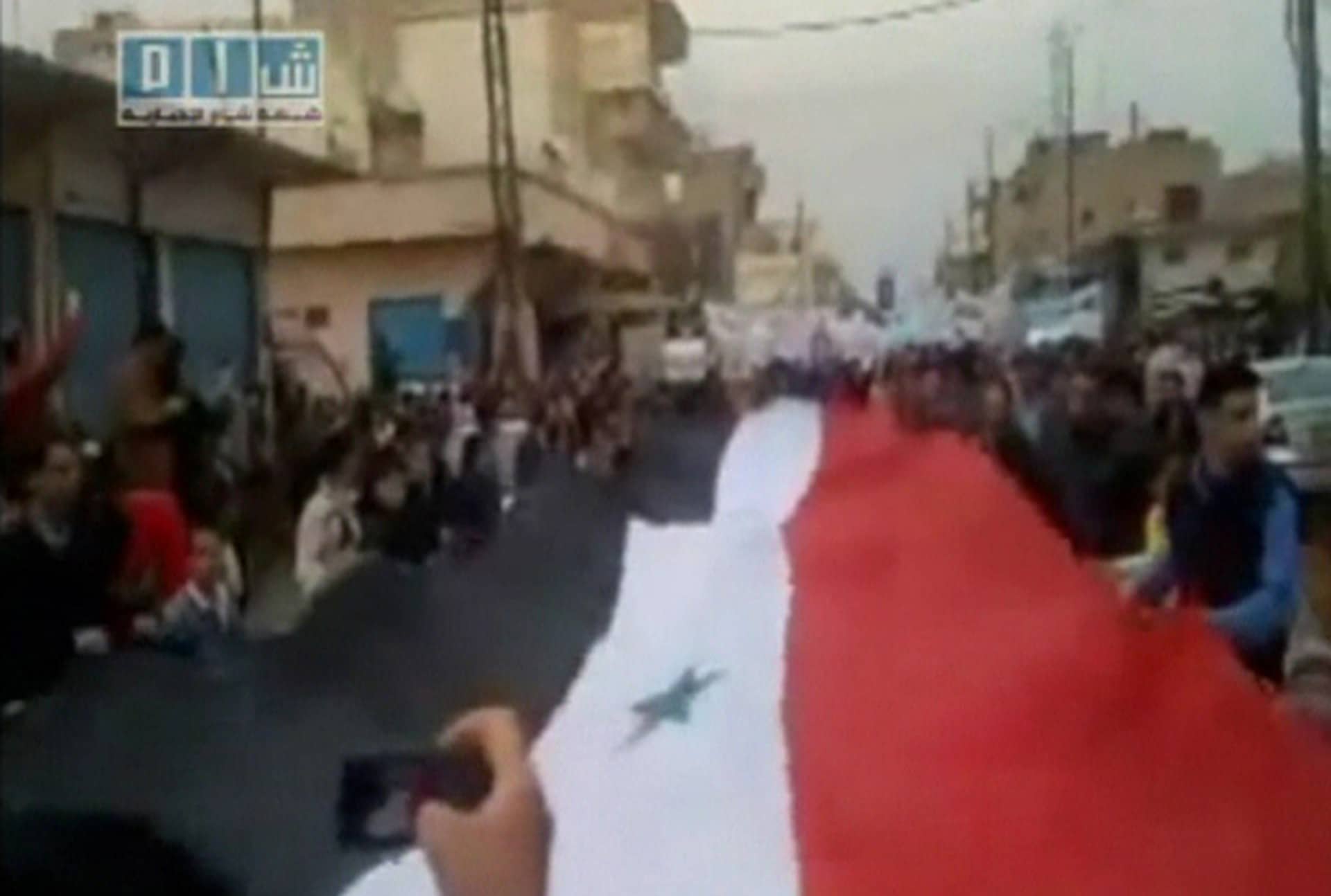 Amatørvideo: Demonstrasjoner i Amuda og Qamishli i Syria – NRK