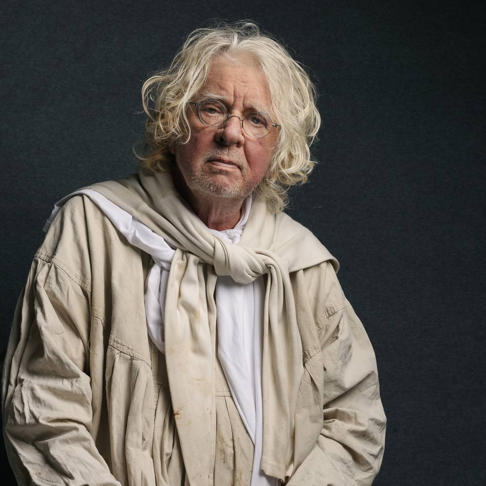 TV-serien «Familien Nerdrum» har premiere på NRK – Programomtaler