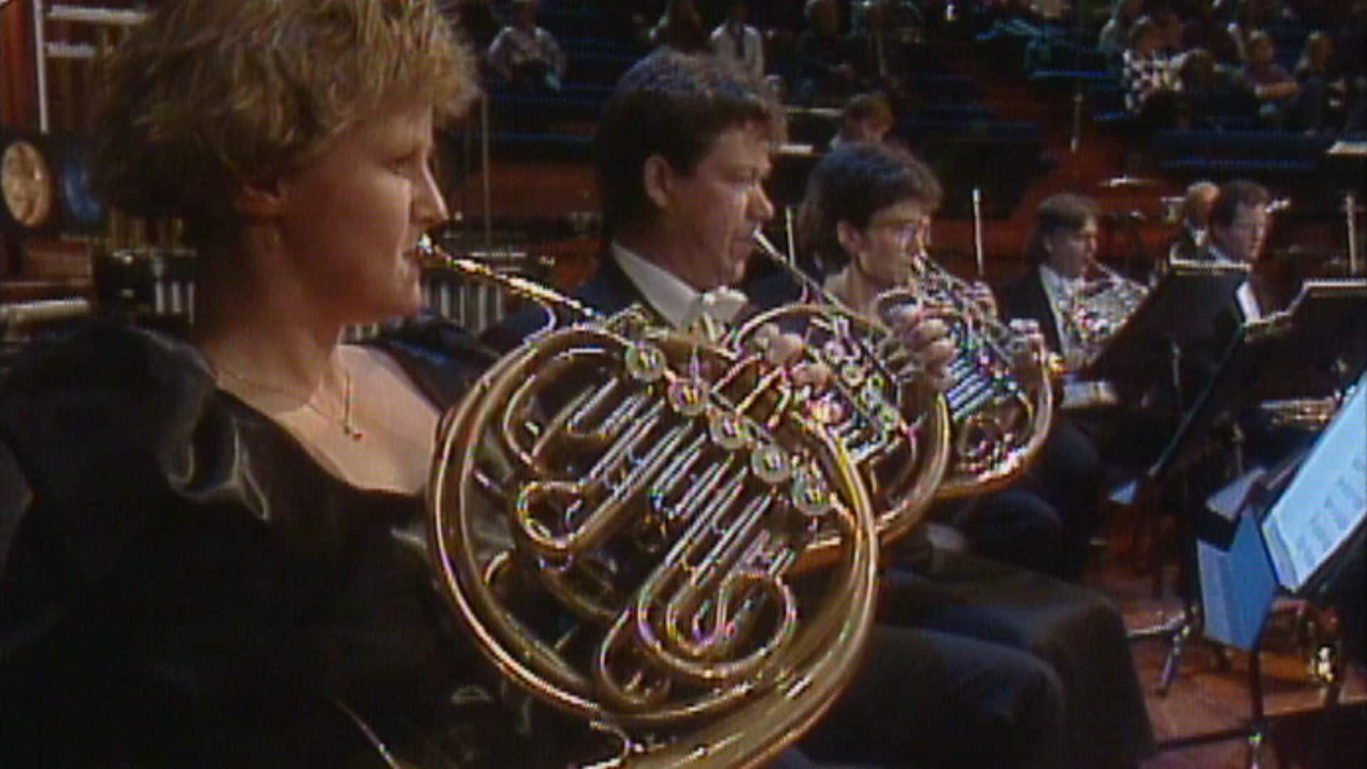 Oslo Filharmoniske Orkester spiller Vårofferet - NRK TV