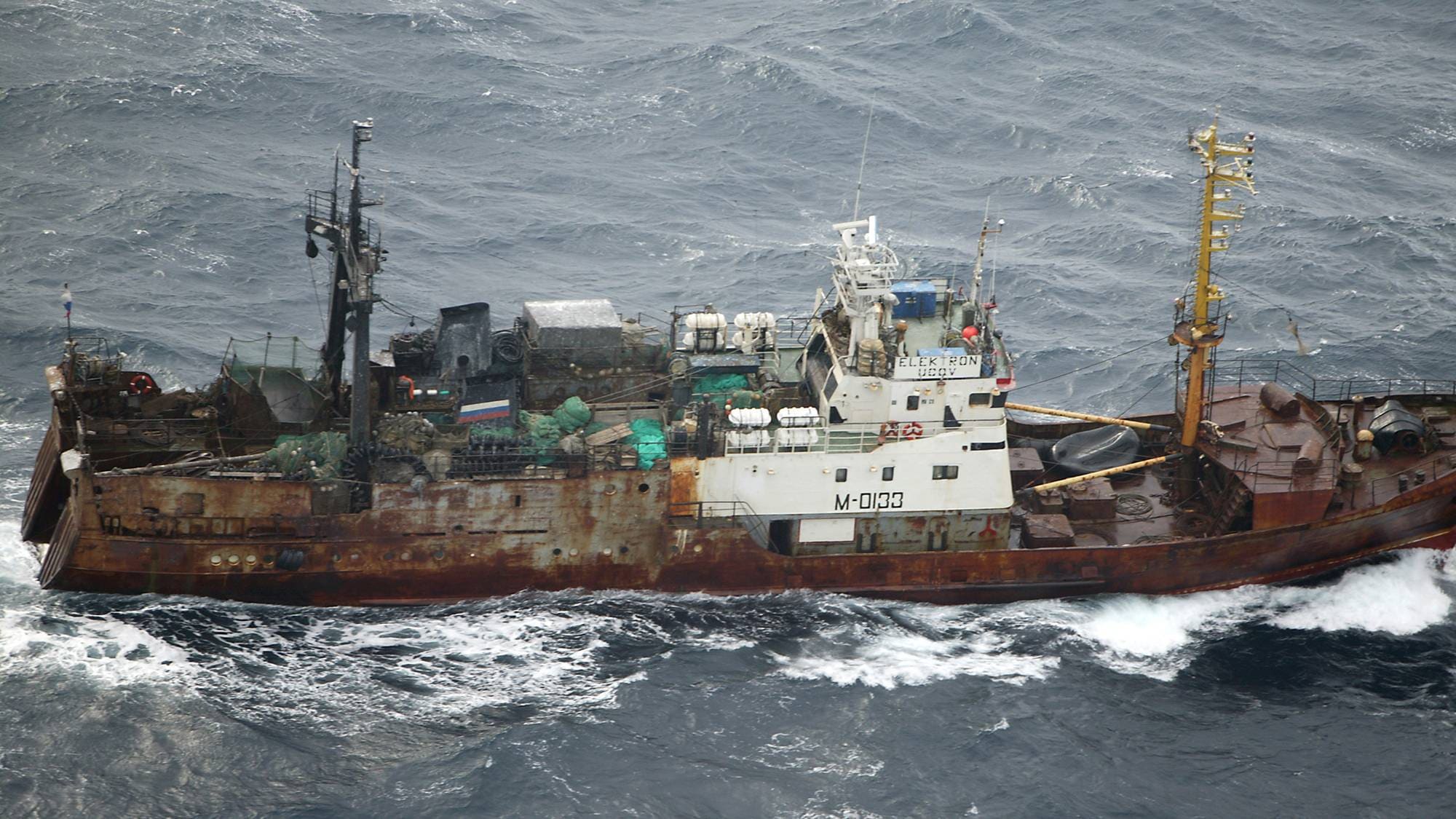 En av Norges største fiskeri­havner er drevet av Russland på Svalbard ...