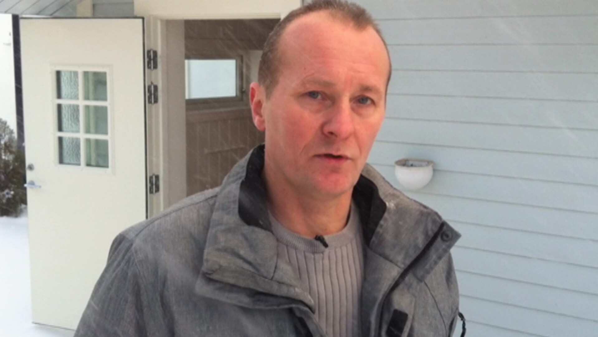 Frank Pedersen og familien flytter fra Kvelde – NRK