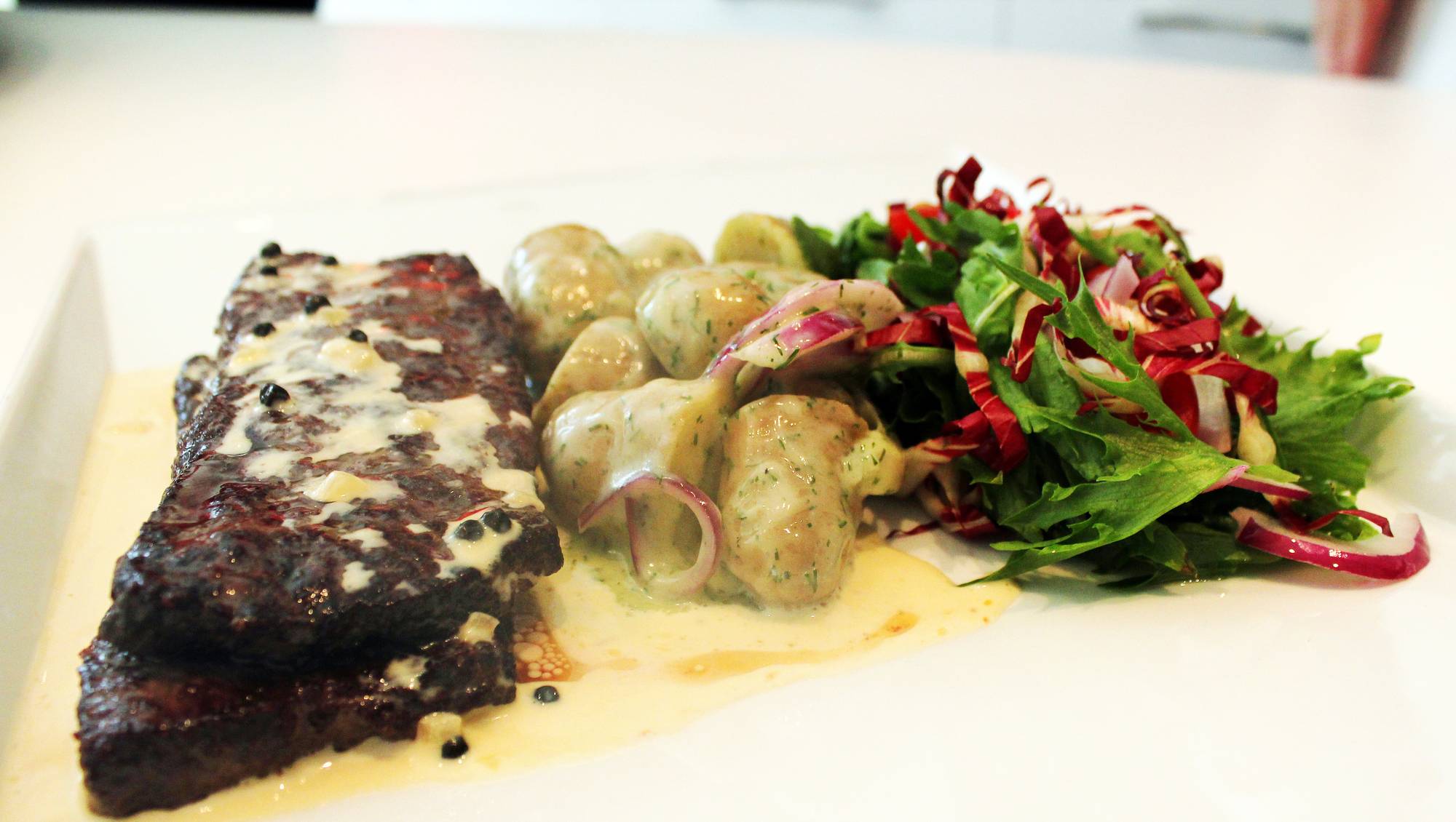 Slik tilbereder du hval – NRK Nordland