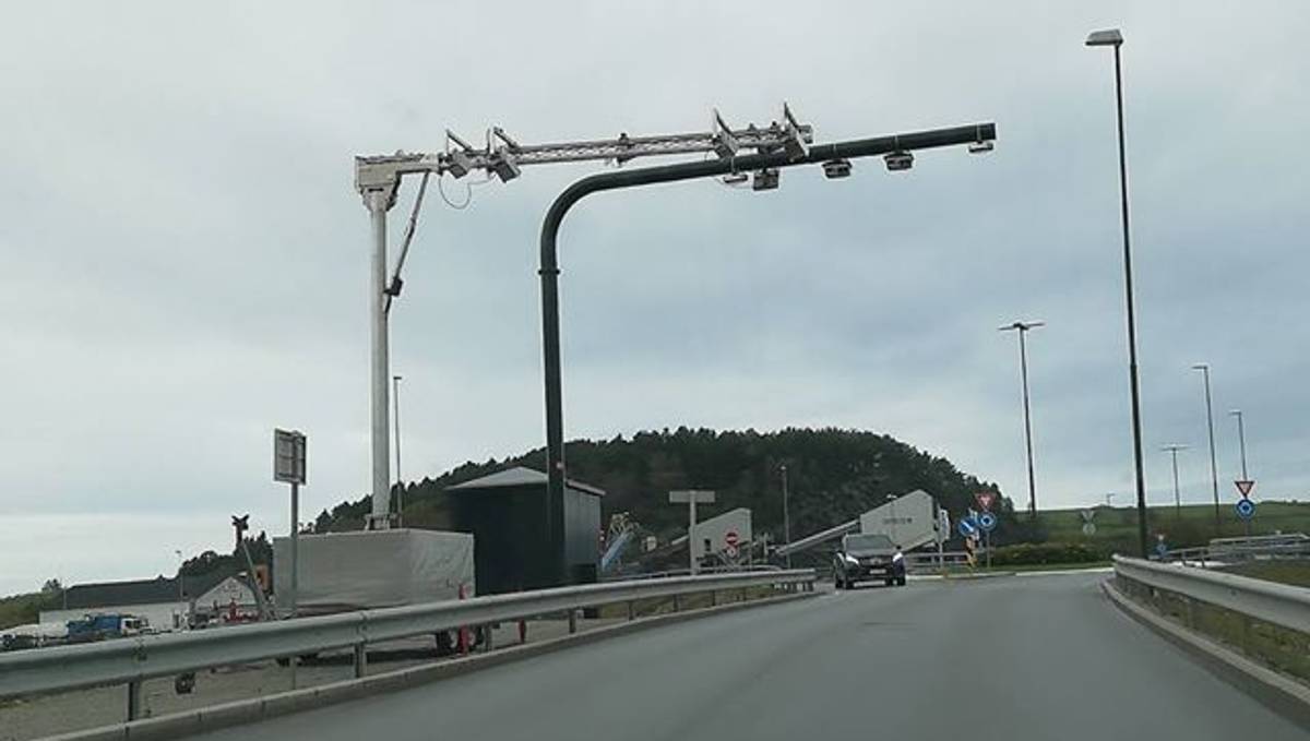 Mobil bomstasjon på plass – NRK Rogaland – Lokale nyheter, TV og radio