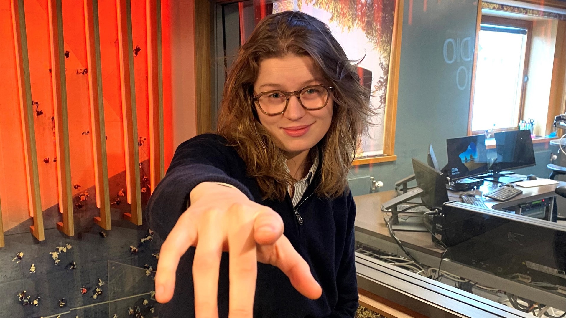 girl in red, TRÆSH og reporter Øyvind - Nitimen - NRK Radio