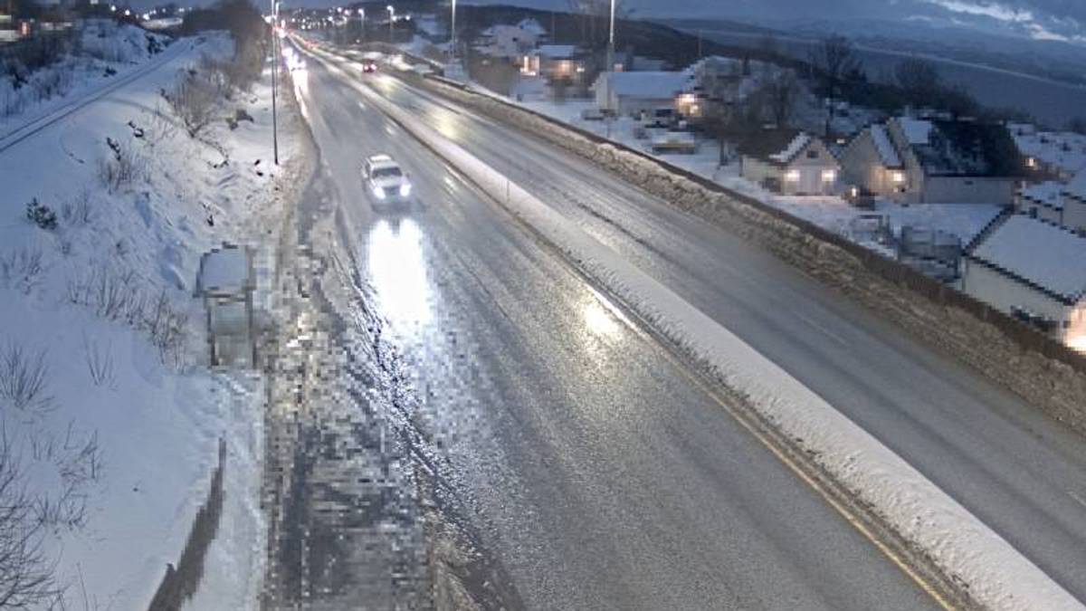 Glatte vegar i heile fylket – NRK Nordland