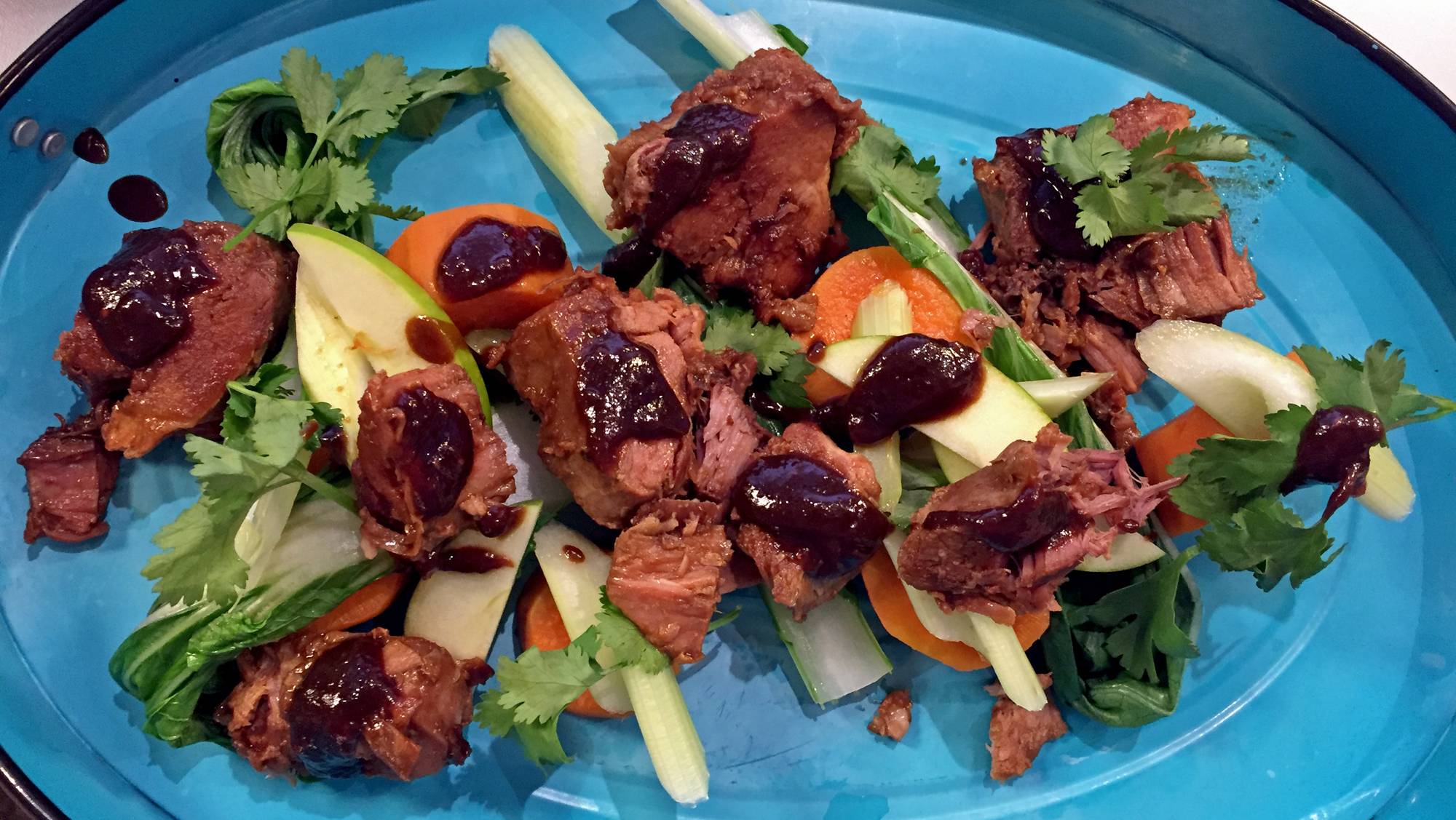 Svinestek med asiatisk vri og søtpoteter – NRK Mat – Oppskrifter og ...