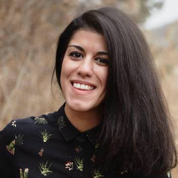 Anmeldelse: «Bare vent» av Neda Alaei – Anmeldelser og anbefalinger